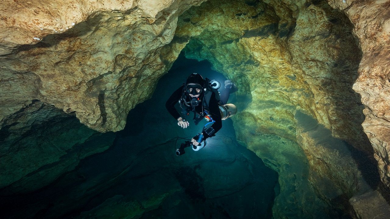 Ben McDaniel zmizel při jeskynním potápění za velmi podivných okolností ...